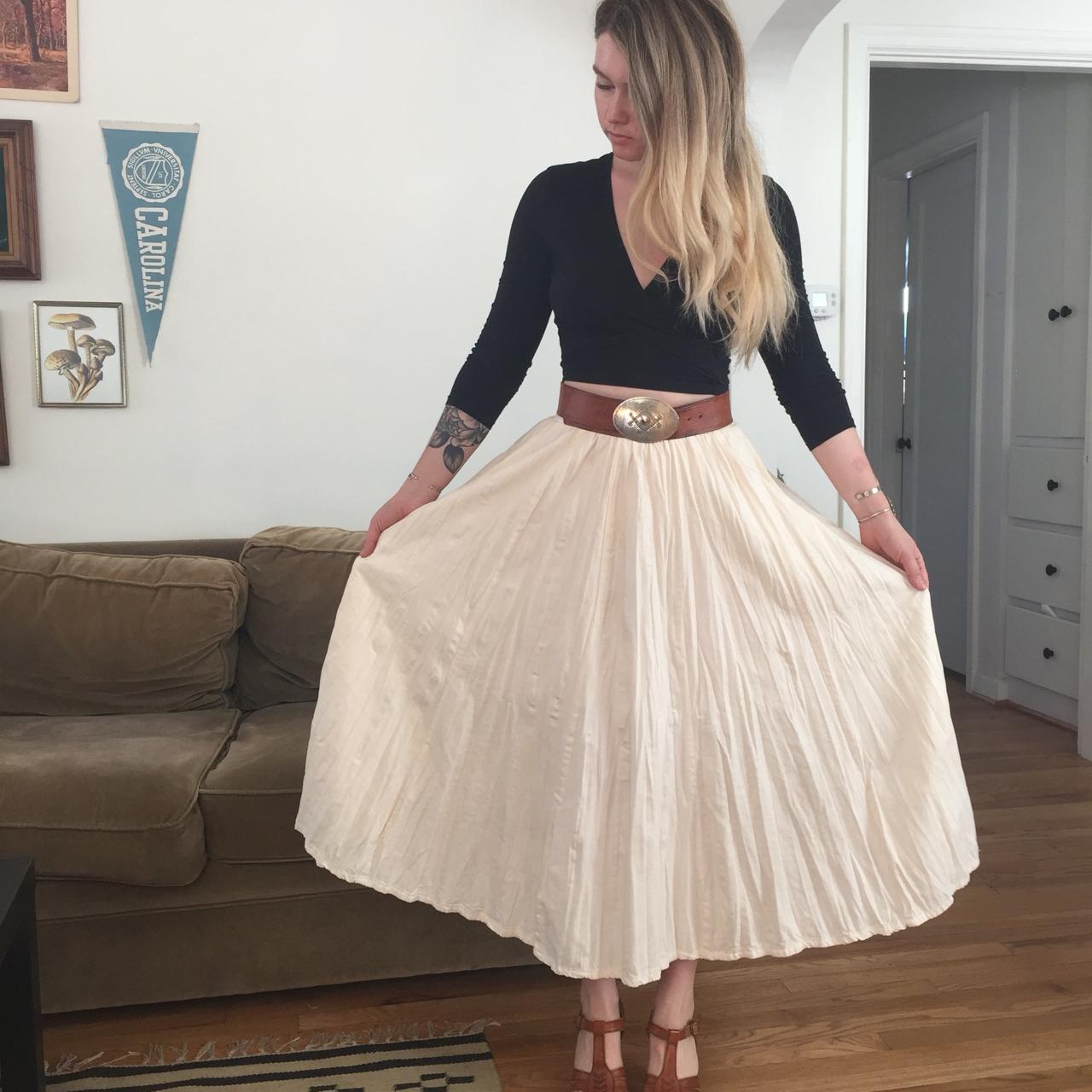 Norm Thompson Portland Oregon cream maxi skirt.... - Depop