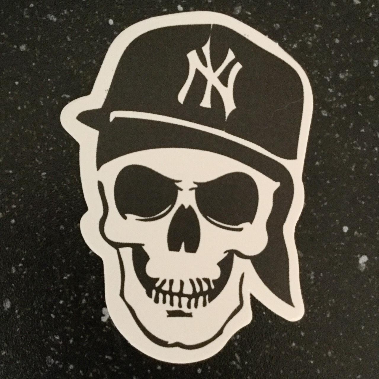 New York Yankees skull sticker - Depop