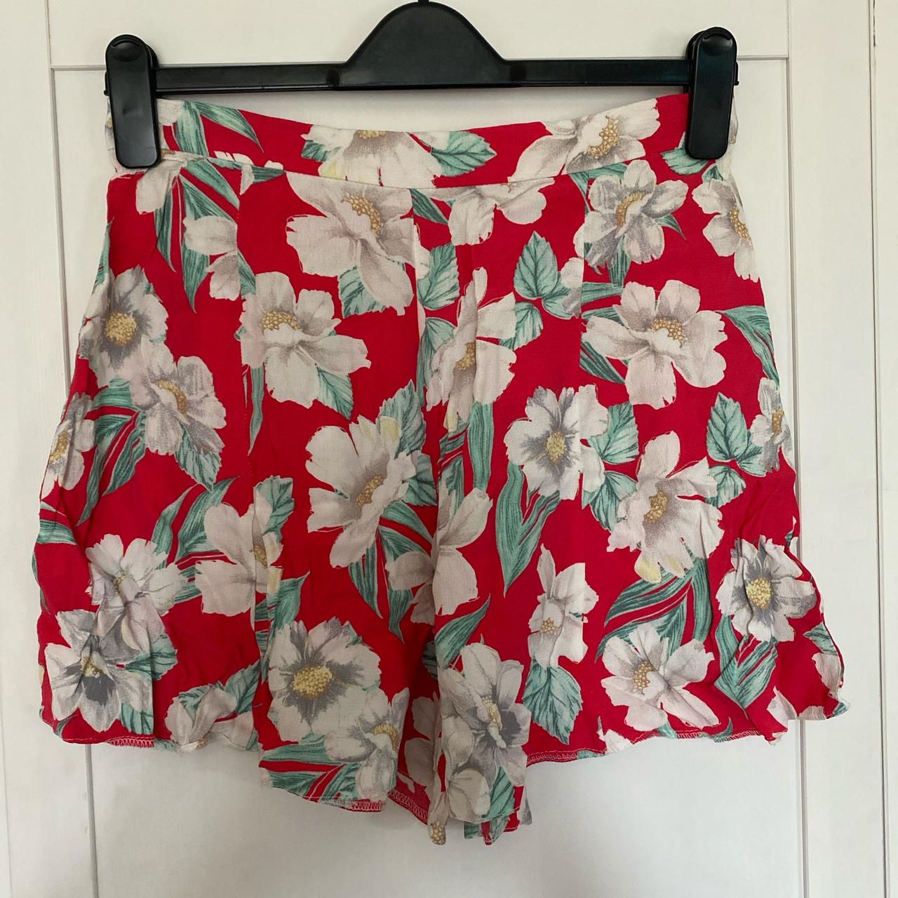 Newlook pinup style flippy shorts, size 12 Only... - Depop