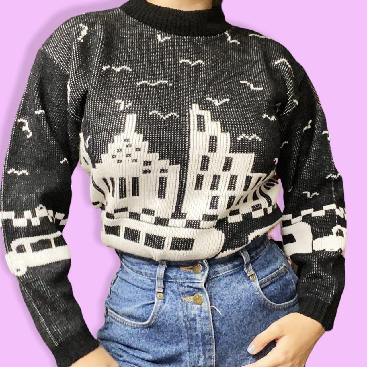 Vintage city skyline sweater. Beautiful condition... - Depop