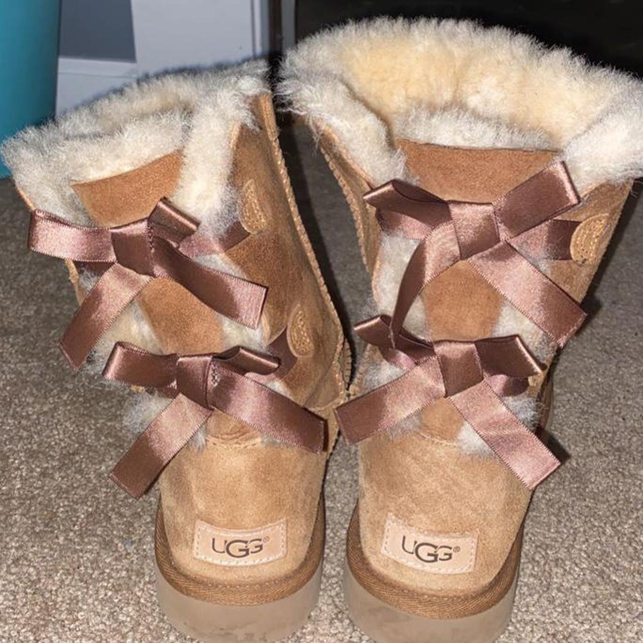 BARLEY ever worn bailey bow uggs!!! - Depop