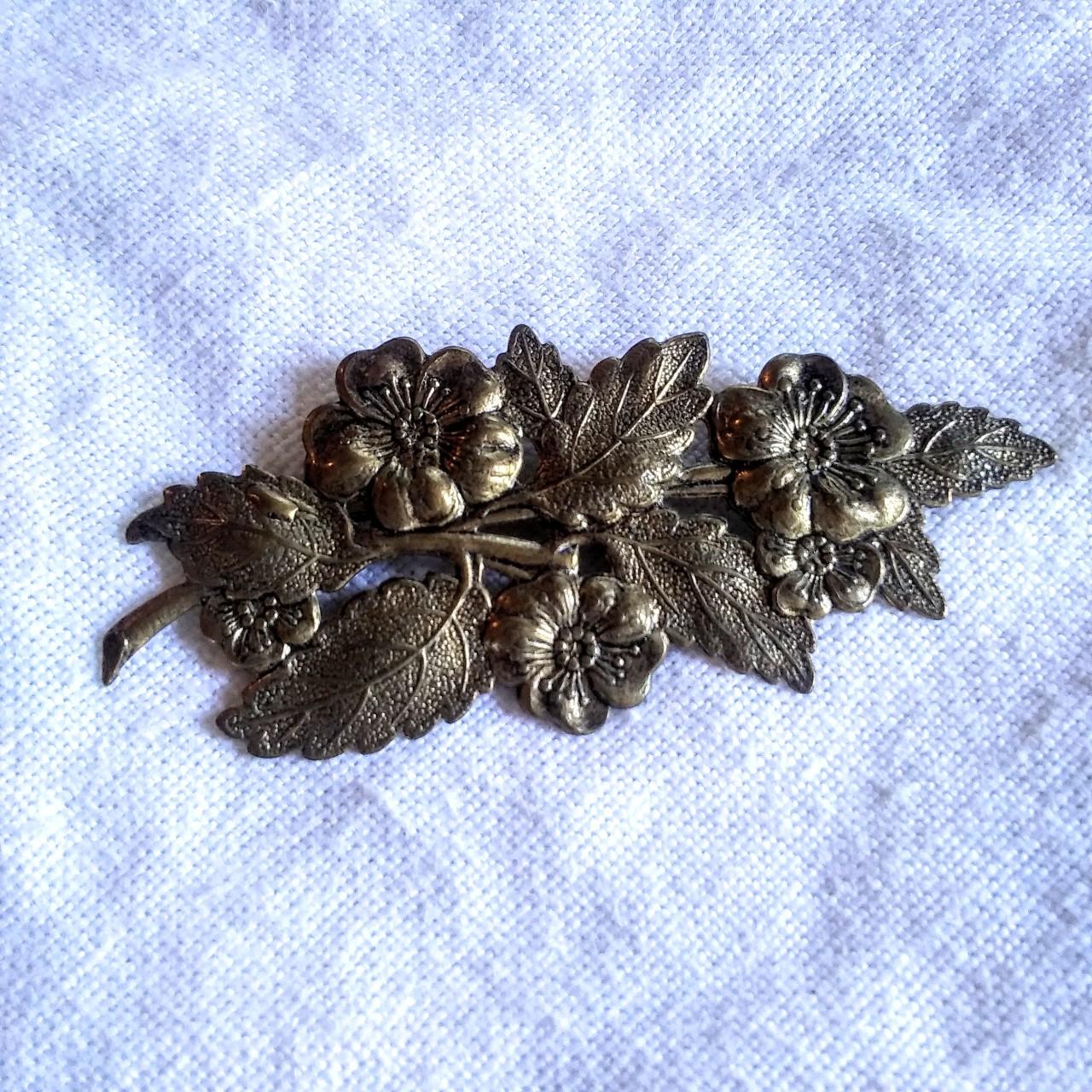 Pretty tree blossom branch brooch pin🌸 - Depop