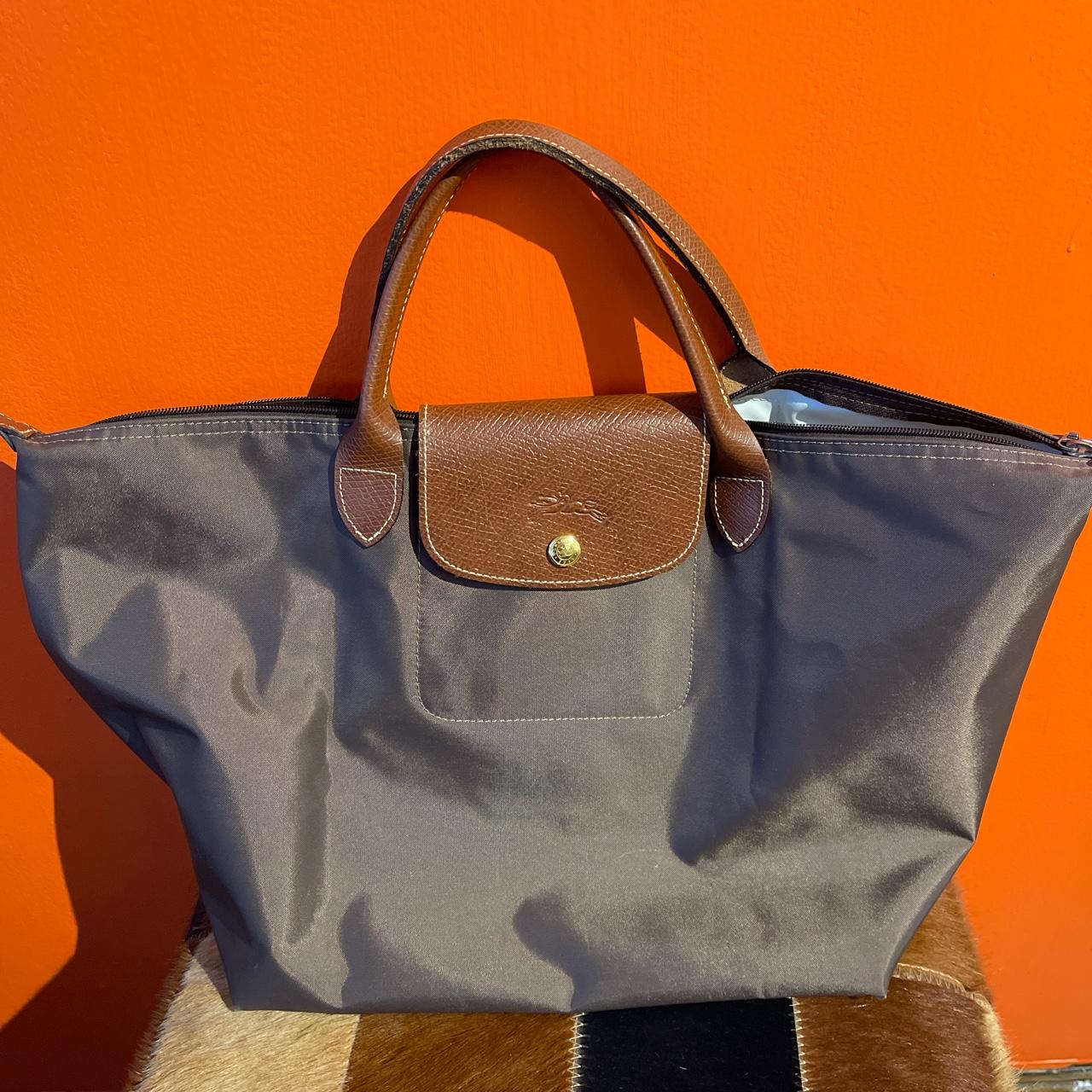 Longchamp 8/10 Some scratches Inside can be cleaned - Depop
