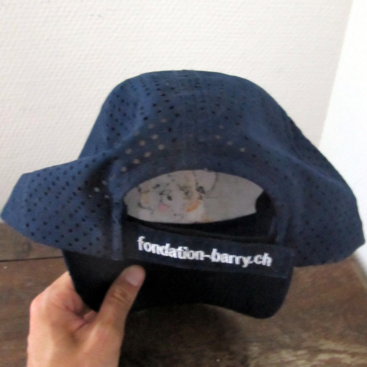 Fondation Barry Cap - Depop