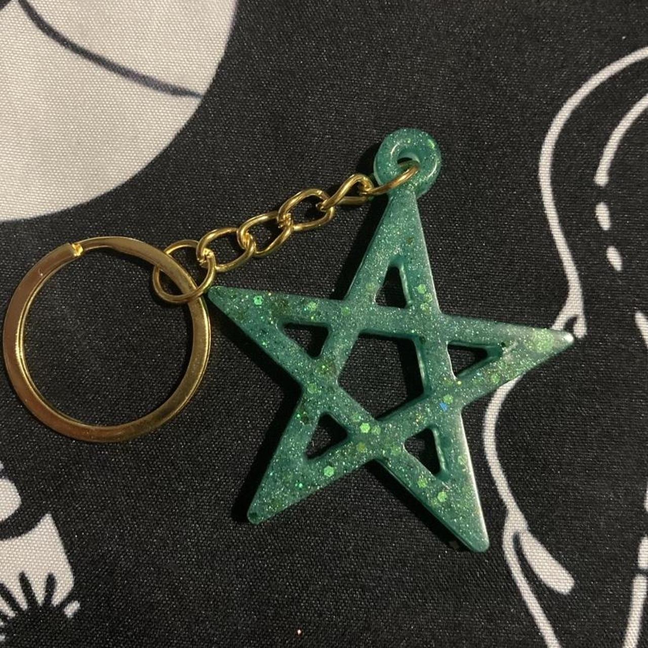 Green glitter pentacle keyring Handmade by me... - Depop