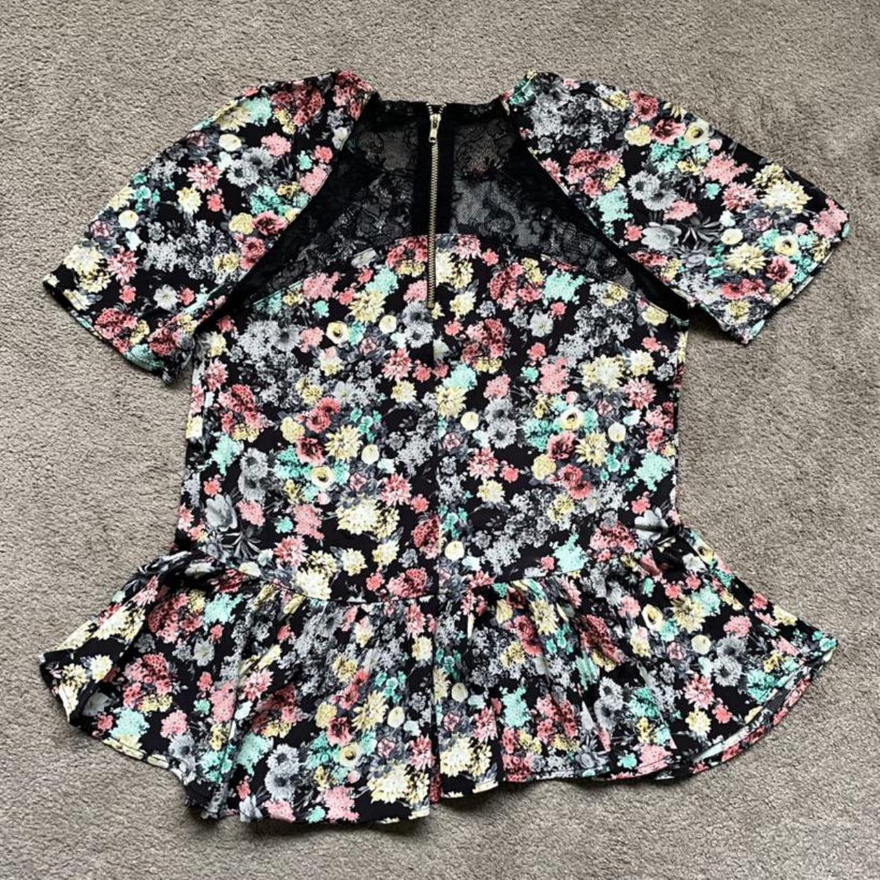 River Island floral top Lace detail at the back,... - Depop