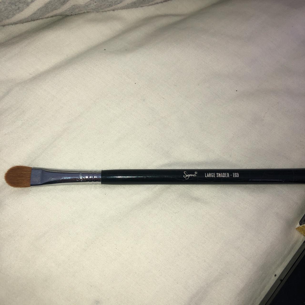 Sigma E60 Large Shader Eyeshadow Brush Never used... - Depop