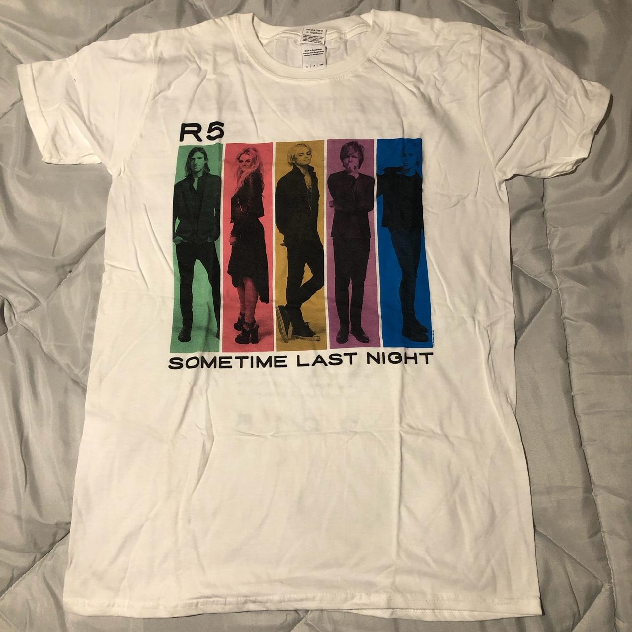R5 Official T-shirt European Tour 2015 🖤 Never used... - Depop