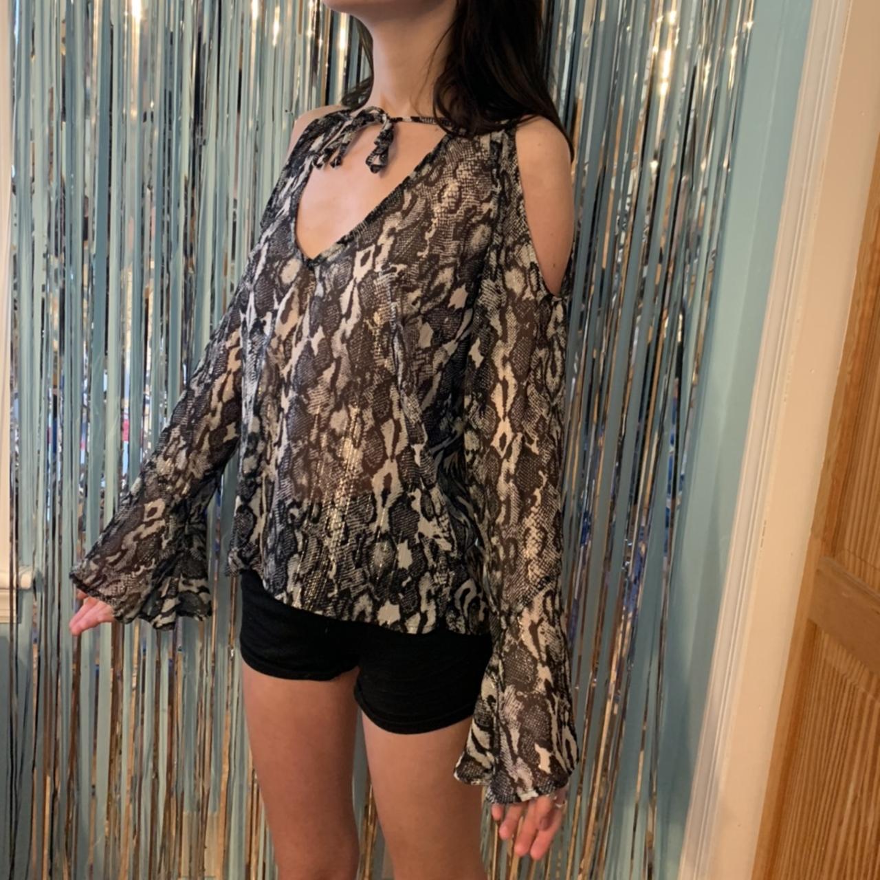 FLOWY METALLIC SNAKE PRINT OPEN SHOULDER... - Depop