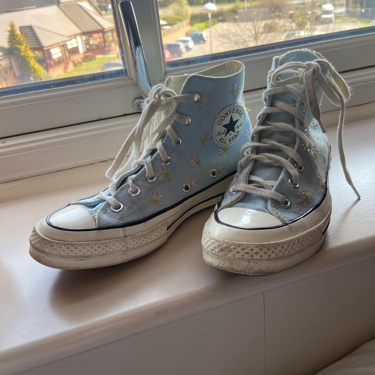 Baby blue floral Chuck Taylor converse,size 5 70s... - Depop