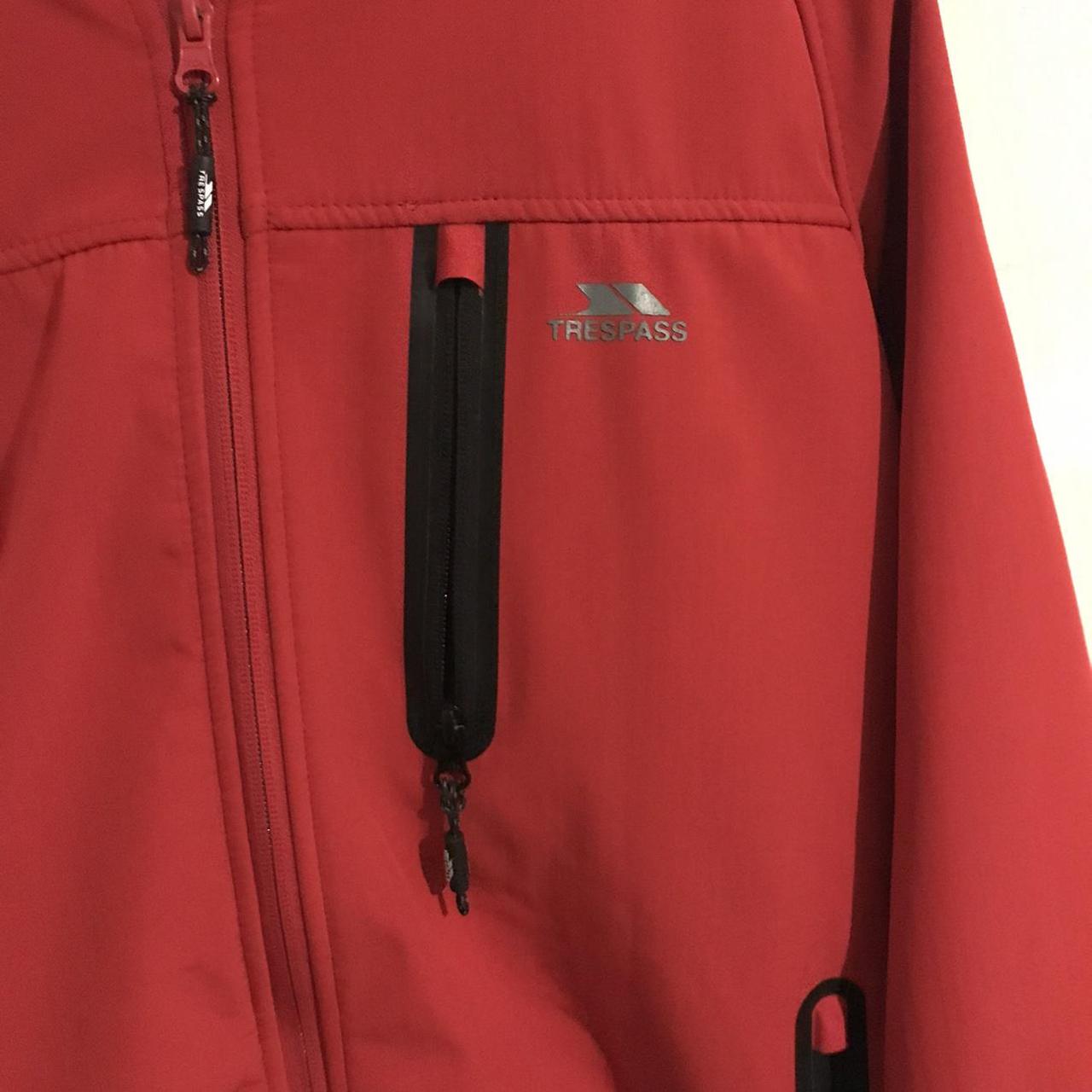 Small men’s TRESPASS red soft shell jacket in great... - Depop