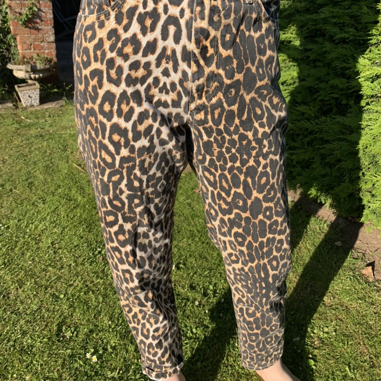 Pull and Bear Leopard print Mom jeans Shown on a... - Depop