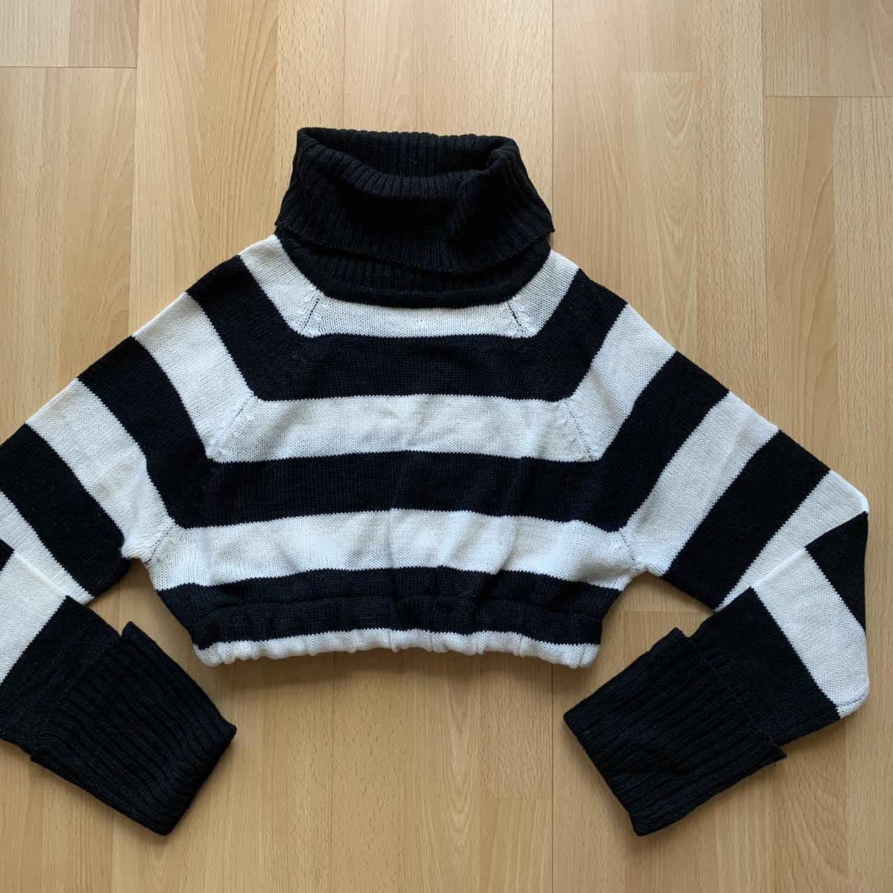 Adorable Vintage Black White Striped Turtleneck Depop