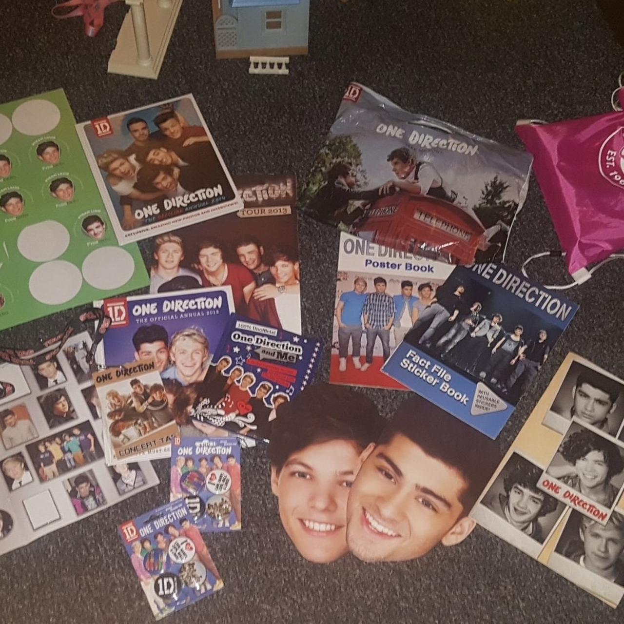 One direction collectors merch, Harry, Zayn, Nial,... - Depop