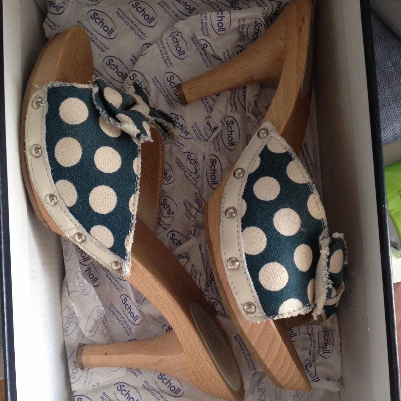 Zoccoli dott.sholl numero 38 ma veste abbondante ,... - Depop