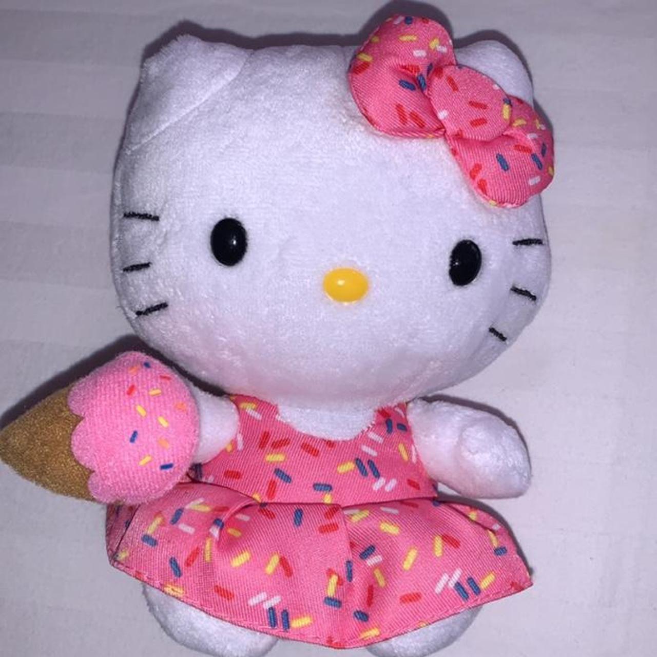 Mini hello kitty 🎀 plush doll 💕 🎀 cupcake 🧁 edition :) - Depop