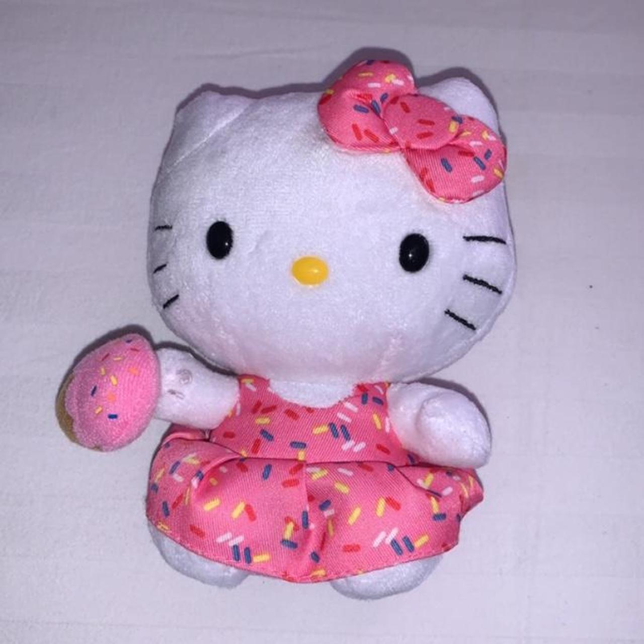 Mini hello kitty 🎀 plush doll 💕 🎀 cupcake 🧁 edition :) - Depop