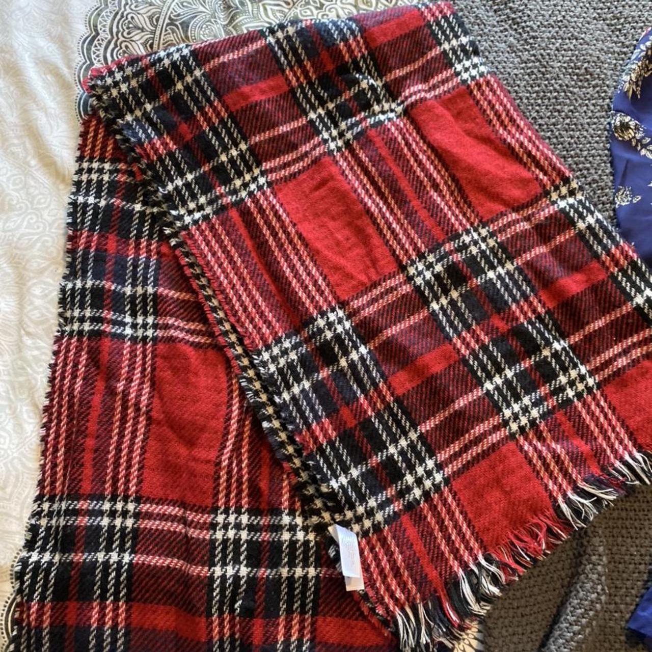 Primark Women's Scarf-wraps | Depop