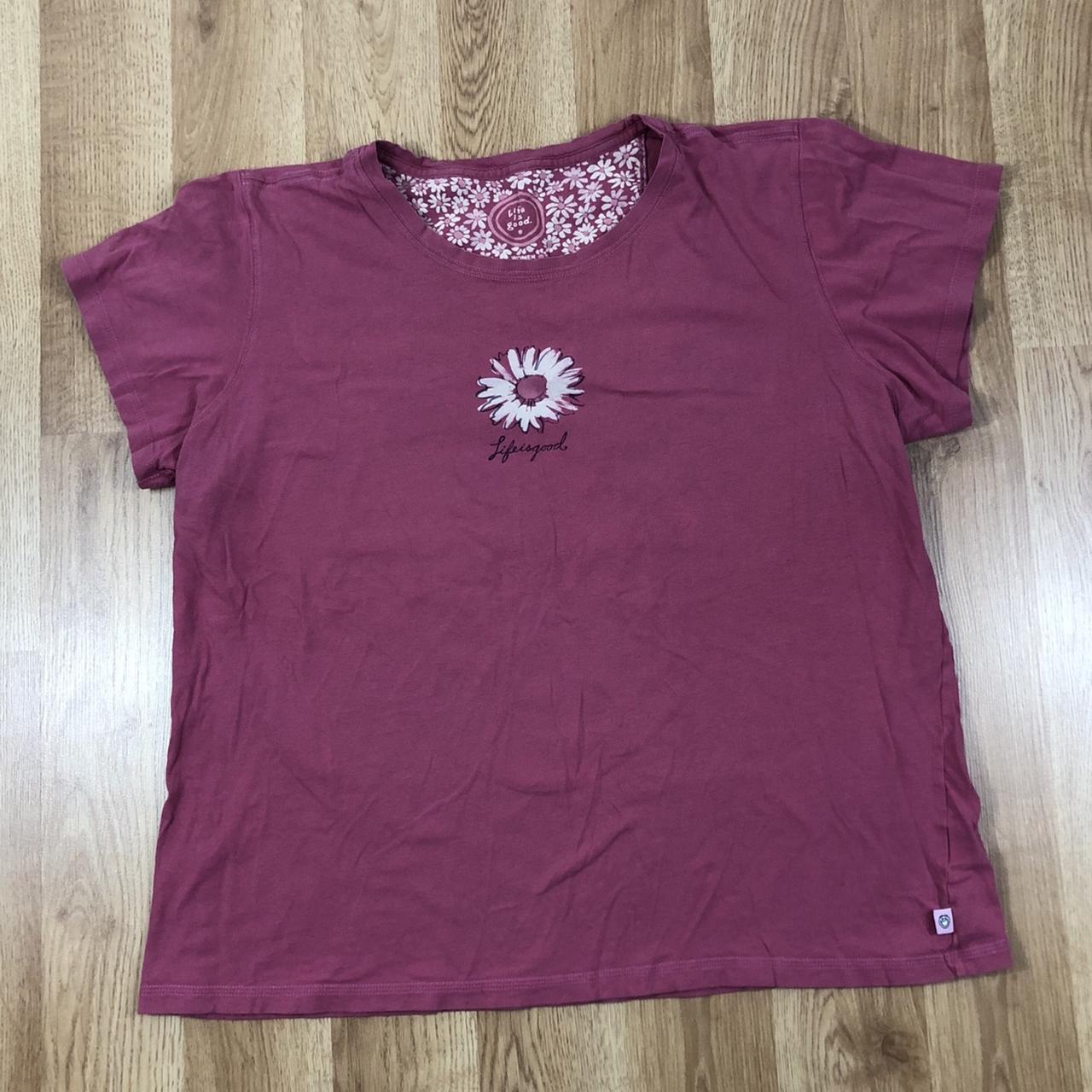 Life Is Good Daisy Tee This awesome shirt is in... - Depop