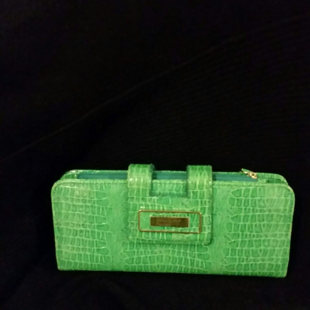 BIG SALE !! Kenneth Cole Reaction wallet Like new... - Depop