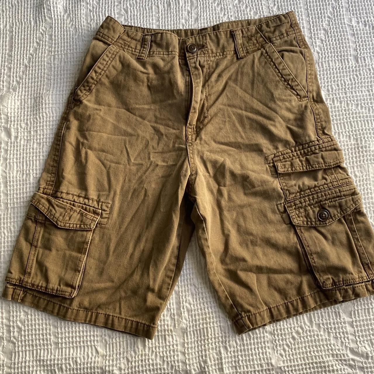 Brown cargo shorts Size: 11 kids #cargo #grunge... - Depop