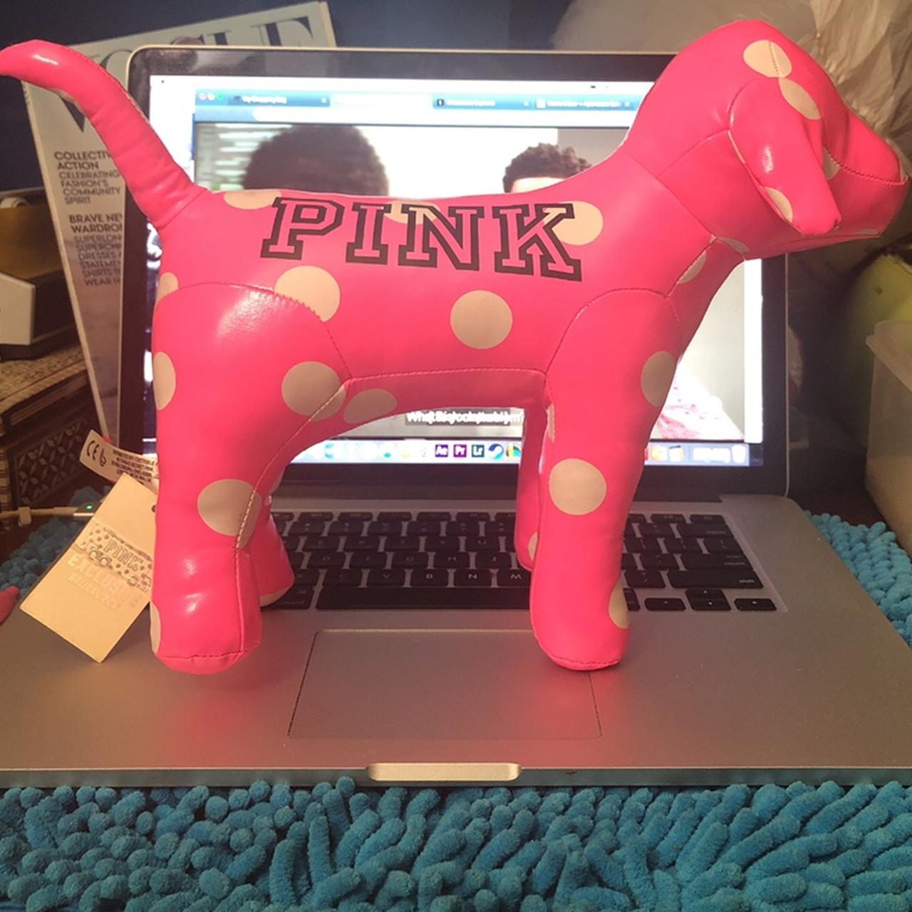 VICTORIA SECRET PINK TOUR BUS DOG THIS IS A RARE... - Depop