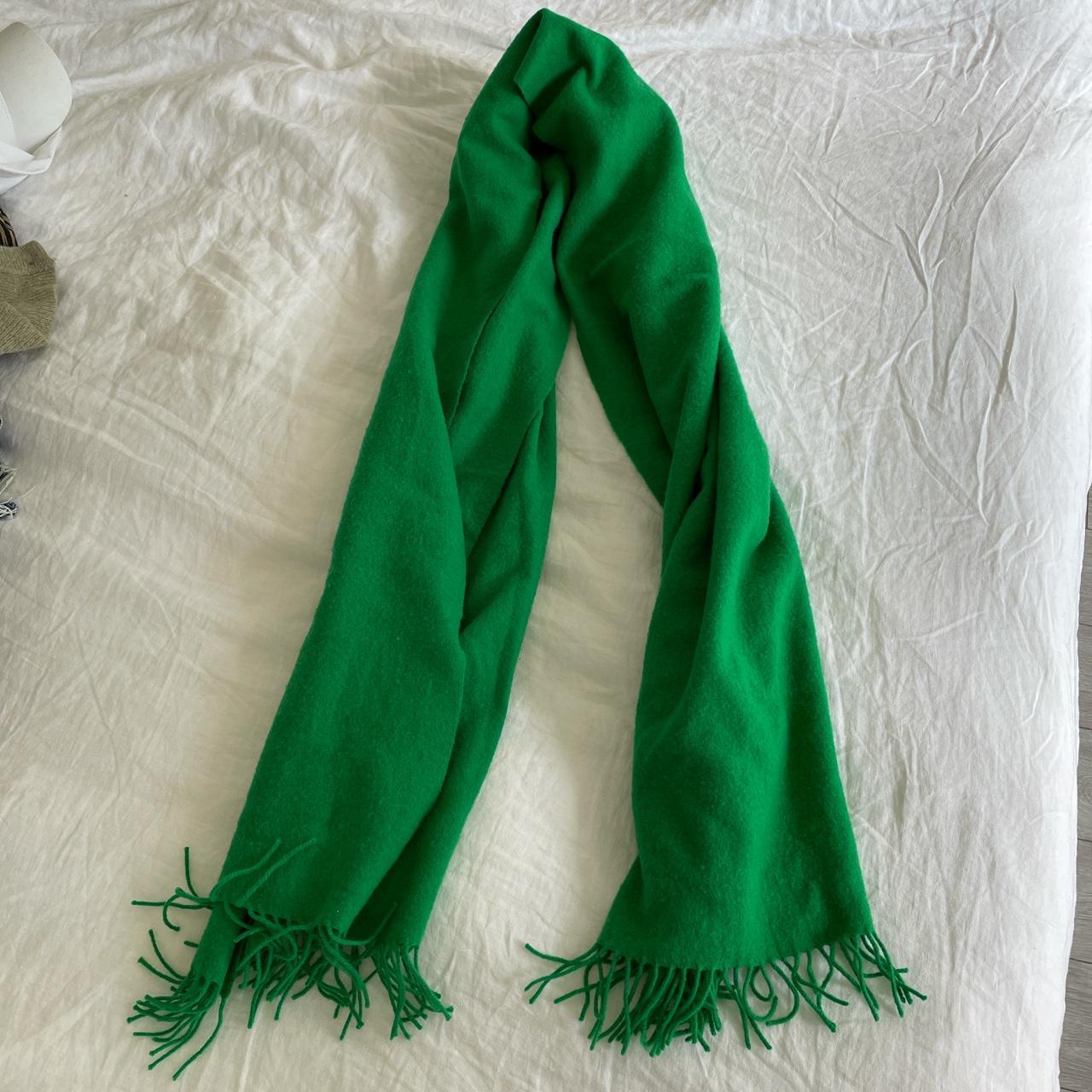 Kelly green wool Babaton aritzia scarf - Depop