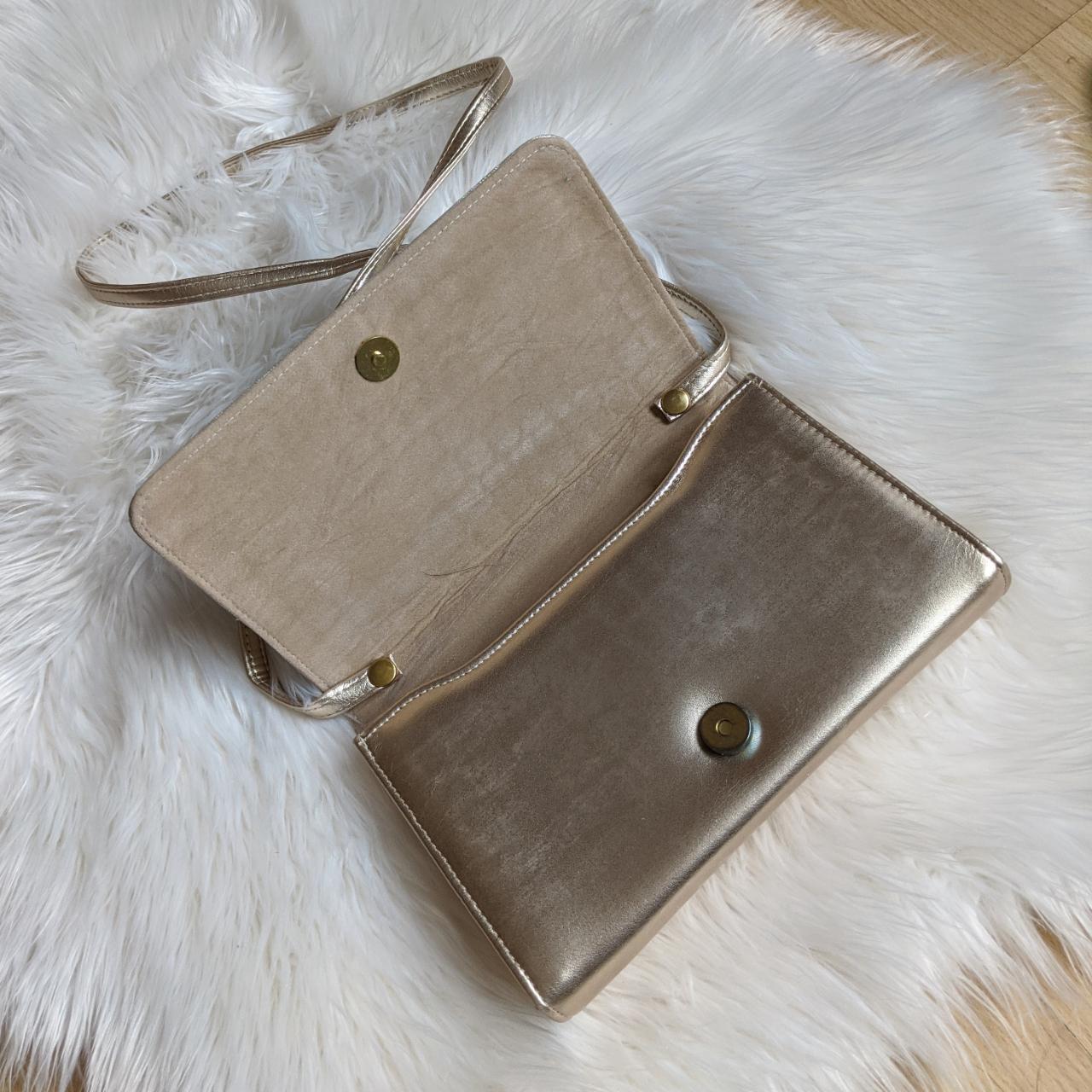 Stunning gold colour handbag, with metallic... - Depop