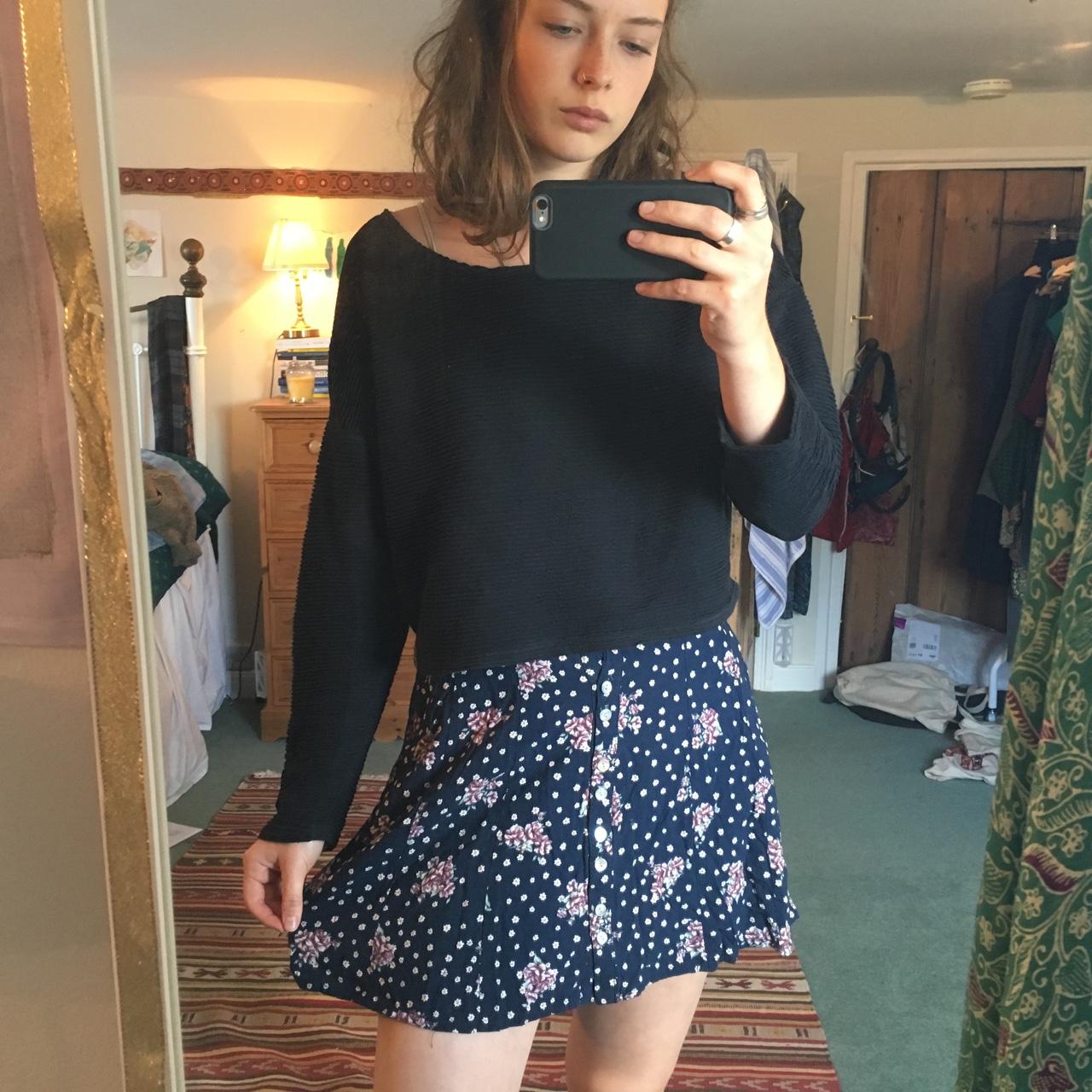 Super cute mini skirt from urban outfitters. XS,... - Depop