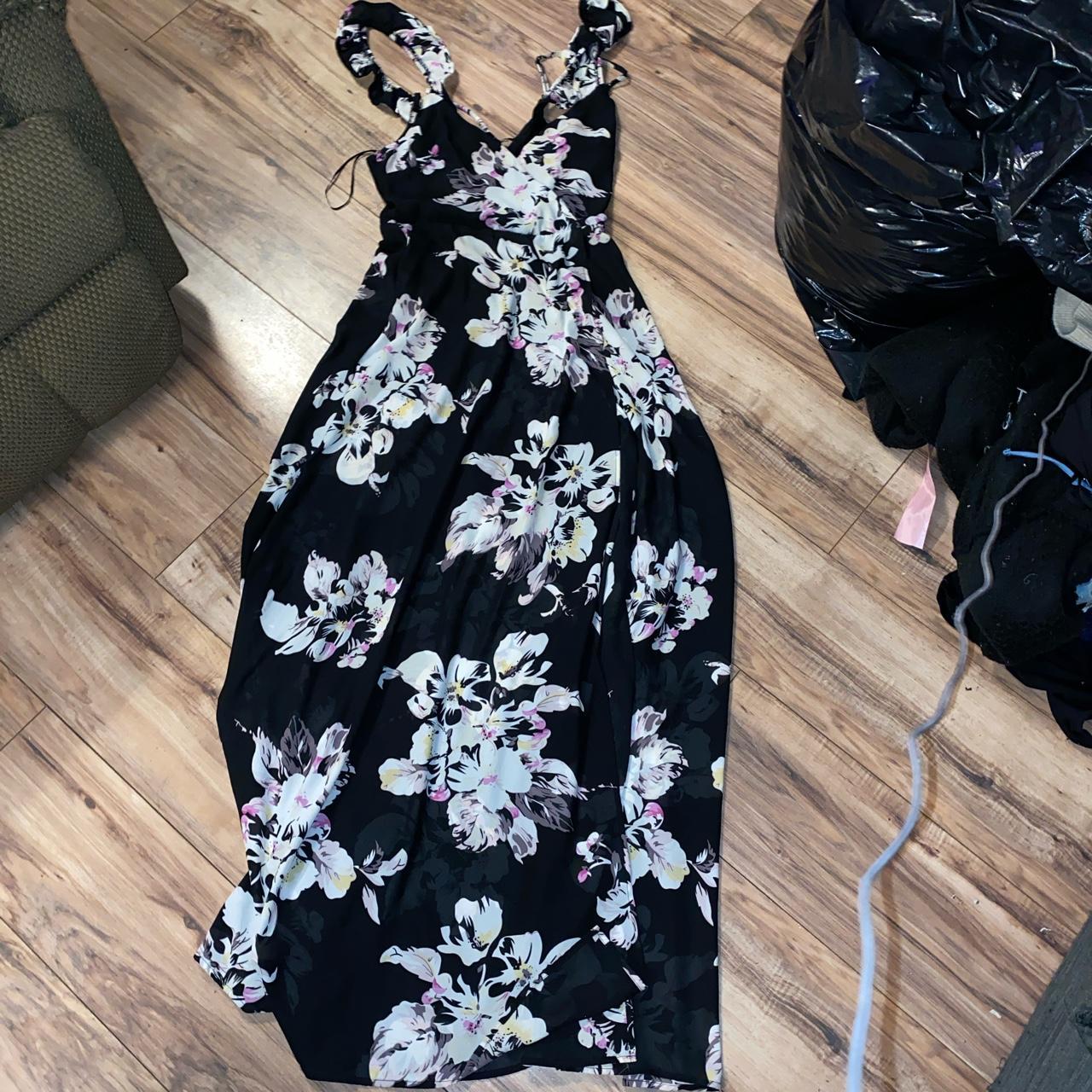 Very long dress - Depop