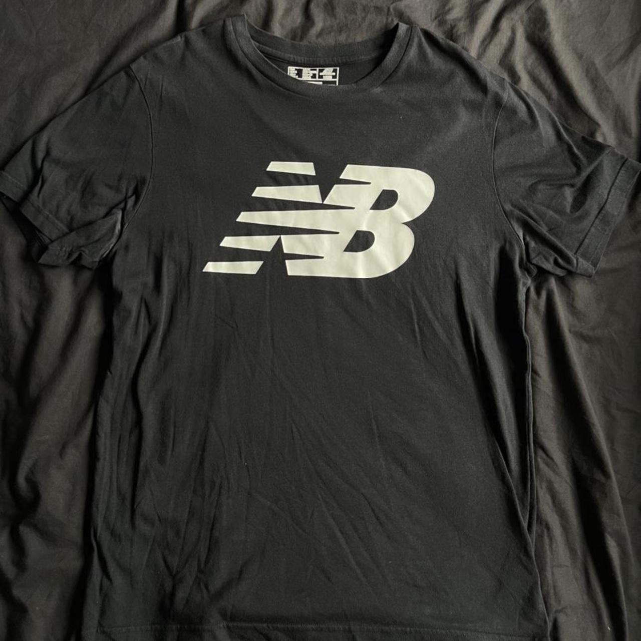 NB fitted tee - Depop