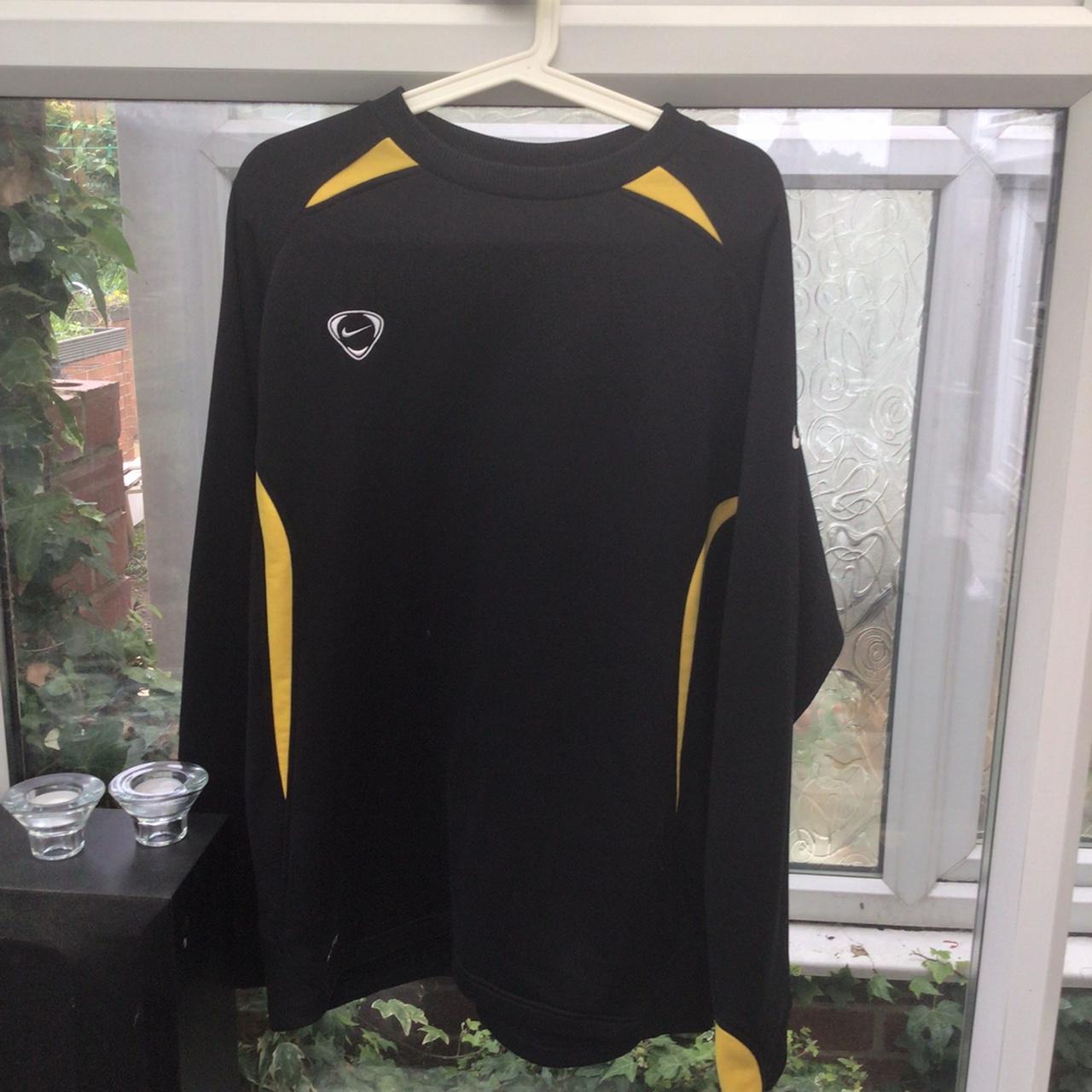 Nike dri fit training jumper Size xl - Depop