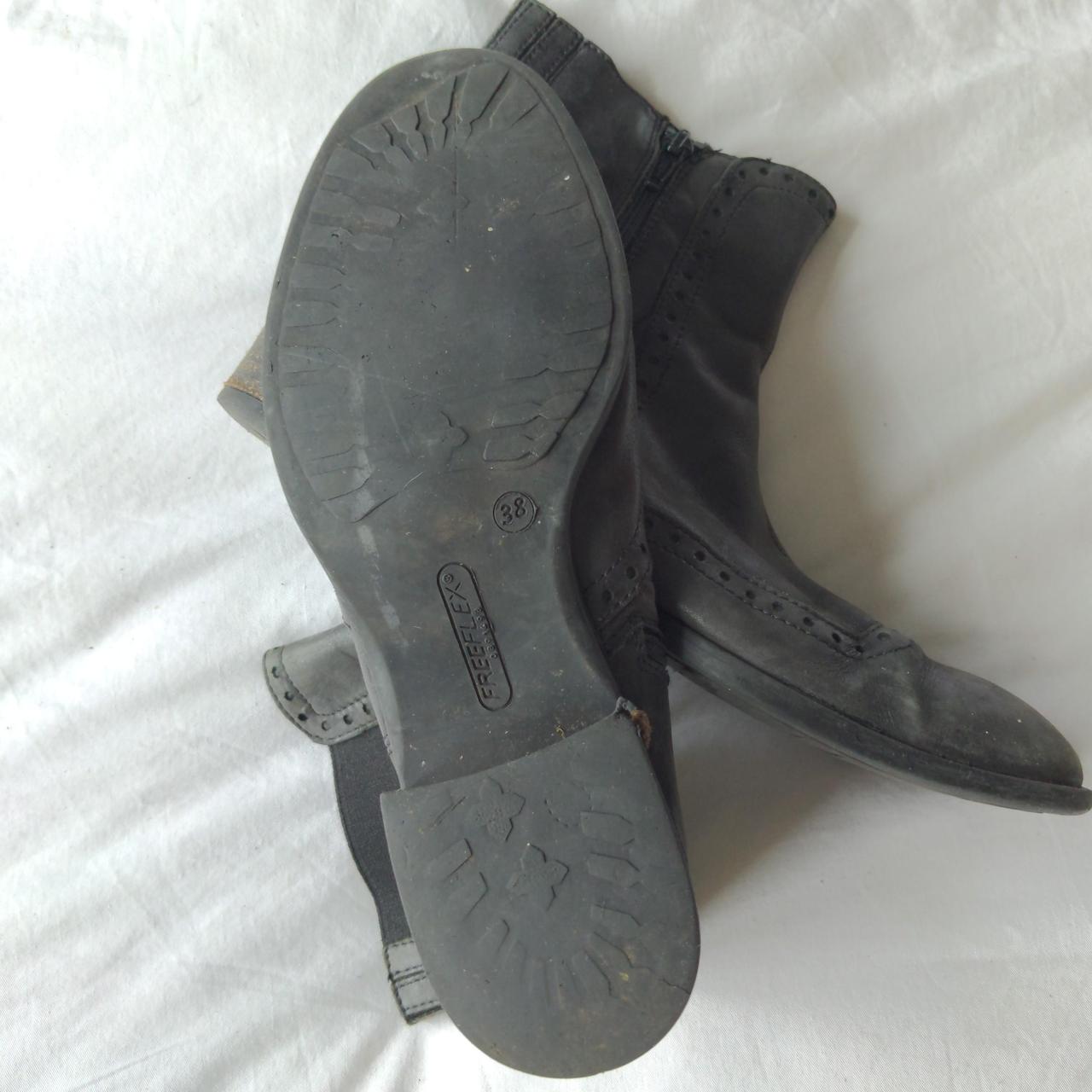 Jones Bootmaker Women's Black Boots | Depop