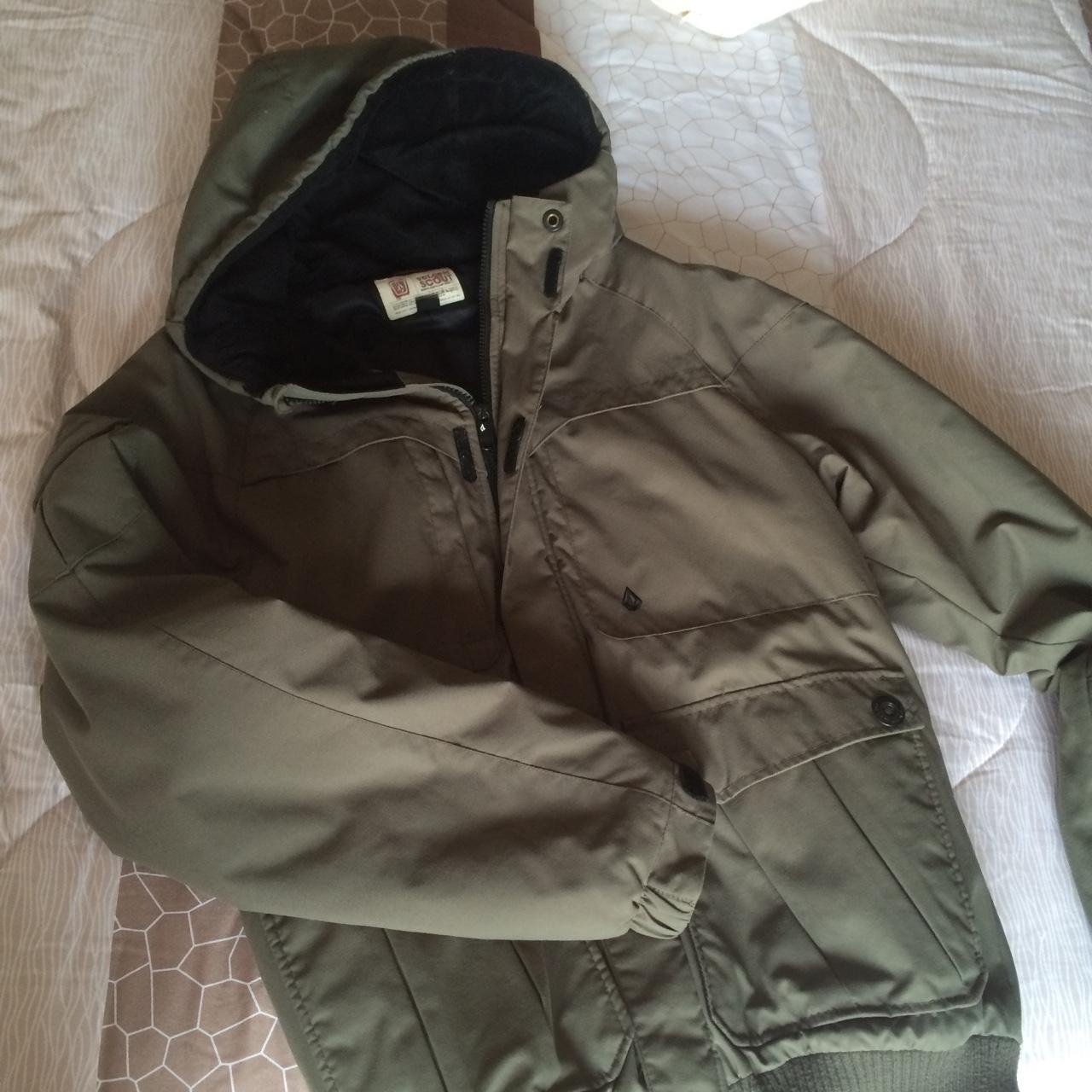 Giaccone invernale Volcom color verde militare.... - Depop