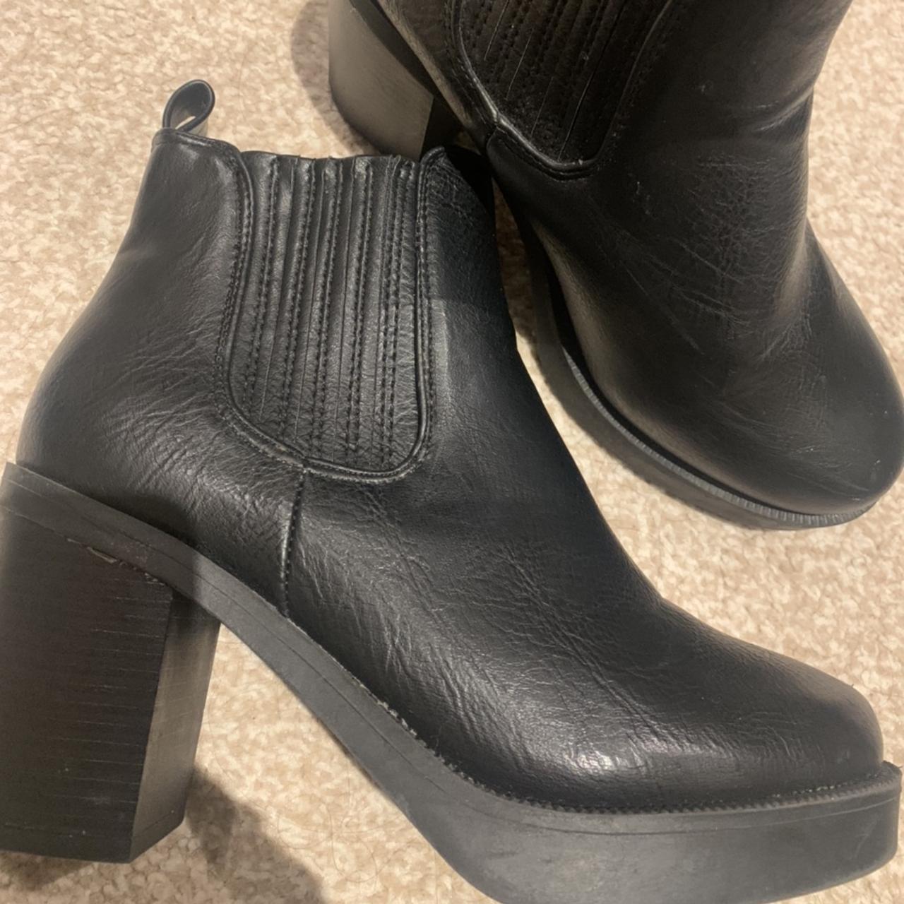 really nice going out boots so comfy! worn three... - Depop