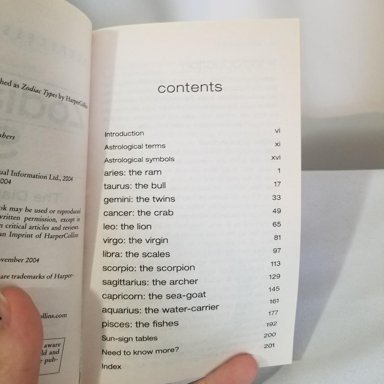 🌙☀️Zodiac sign book☀️🌙 ♈♉♊♋♌♍♎♏♐♑♒♓ Harper's Essential... - Depop