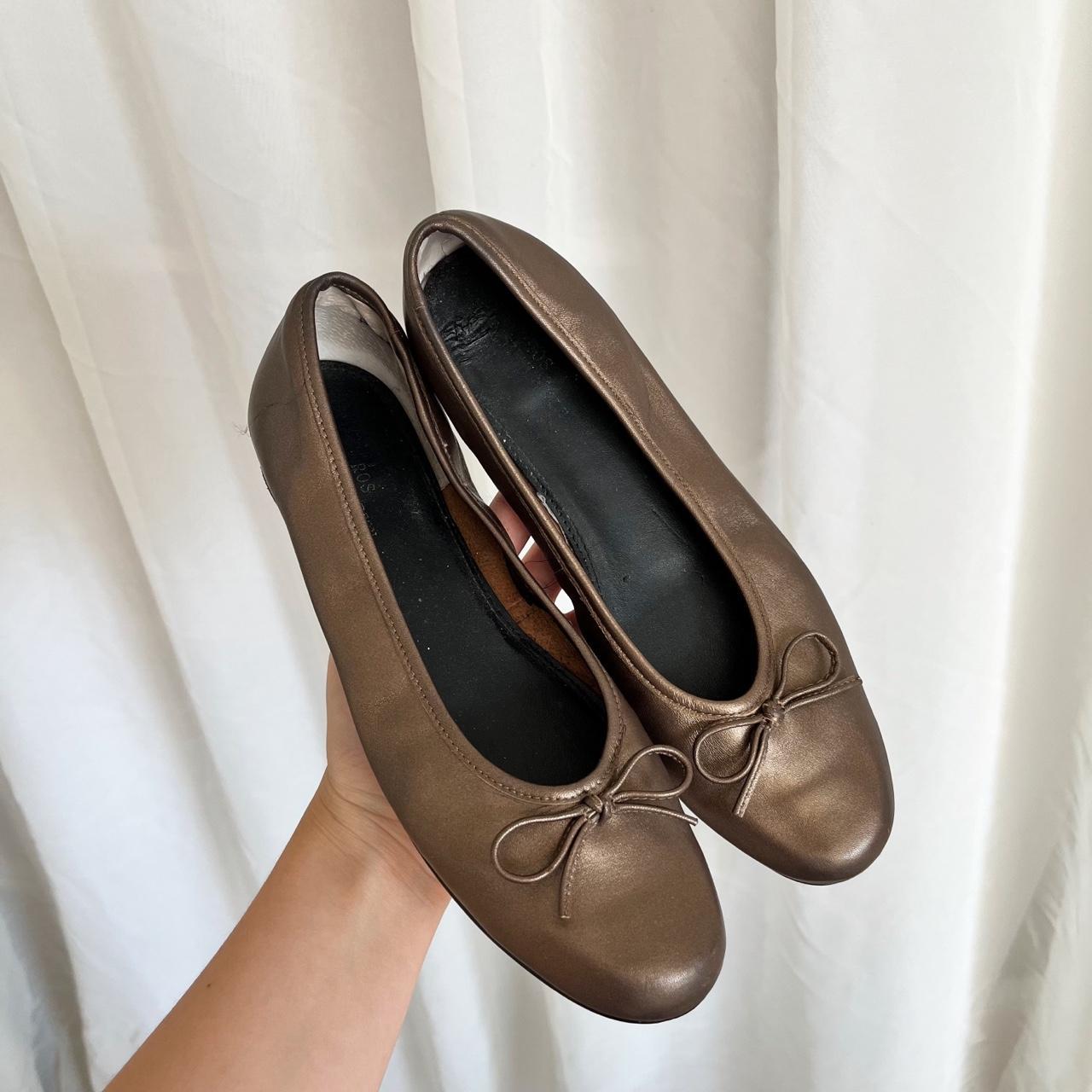 Gorgeous brown bronze ballet flats Has a shiny... - Depop