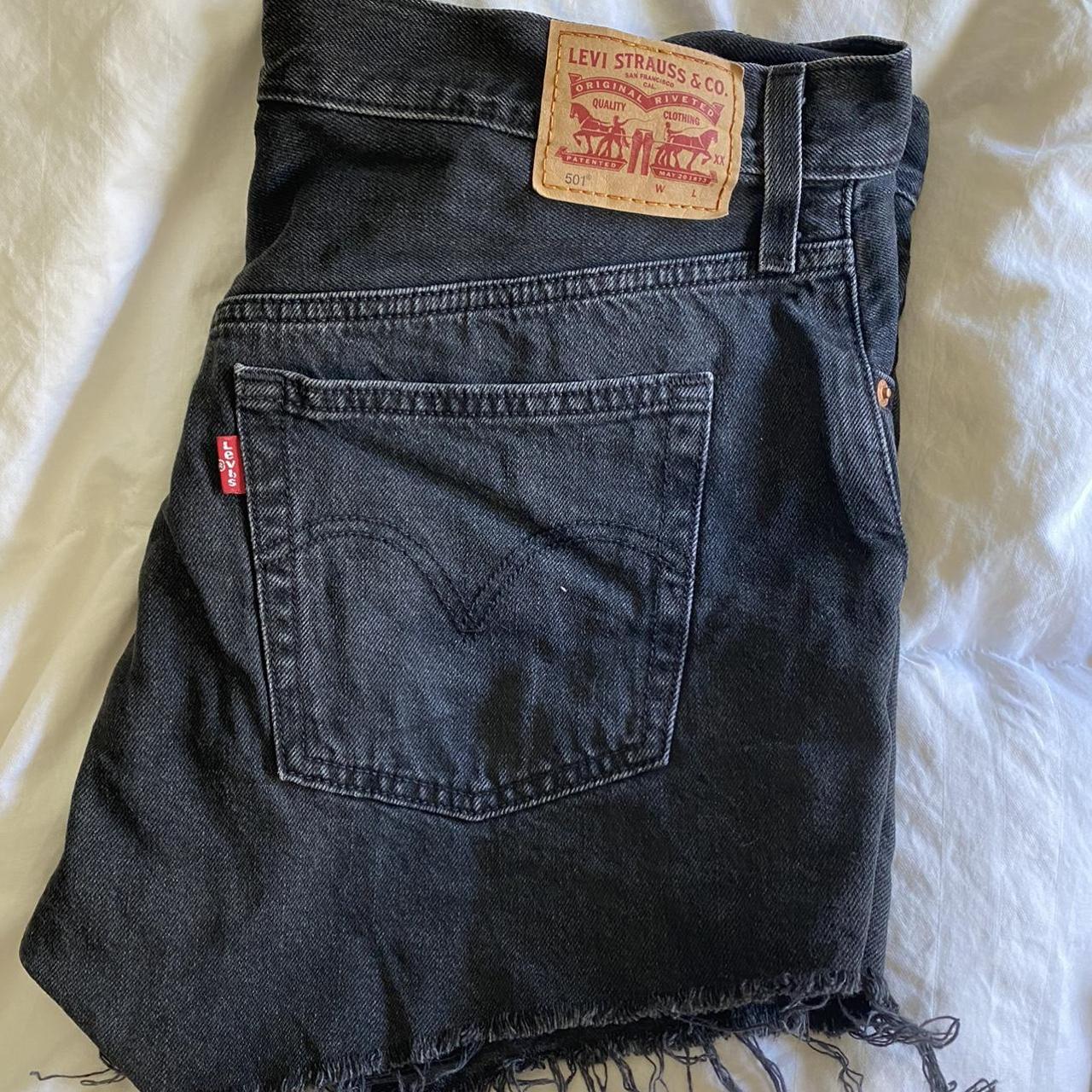 Only worn twice Levi’s 501 shorts, size 30,... - Depop