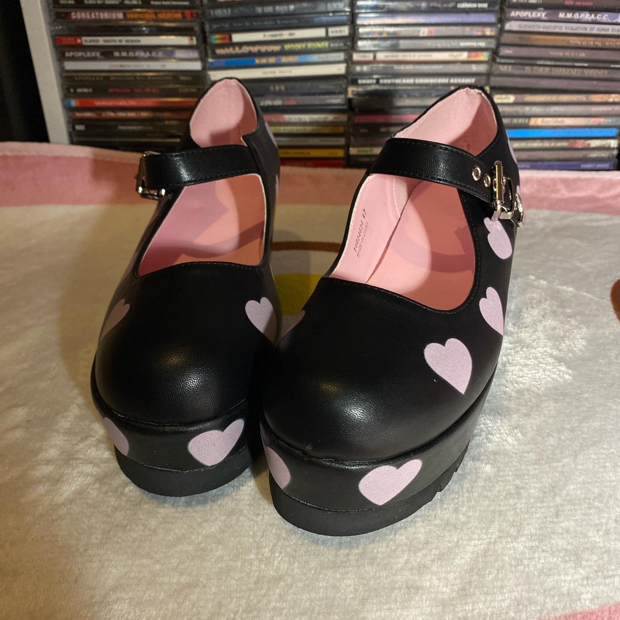 🎀🖤Pink heart shoes from Hot Topic🖤🎀 - Depop
