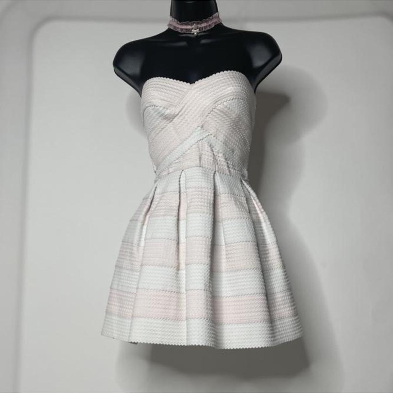 Multi tiered pink and white striped & scalloped... - Depop