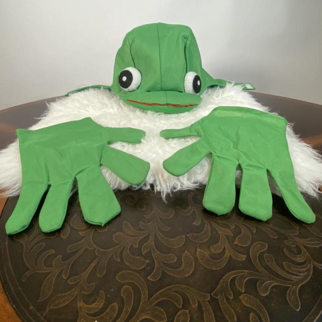 Frog hat + frog gloves as seen on Vars!! - Depop