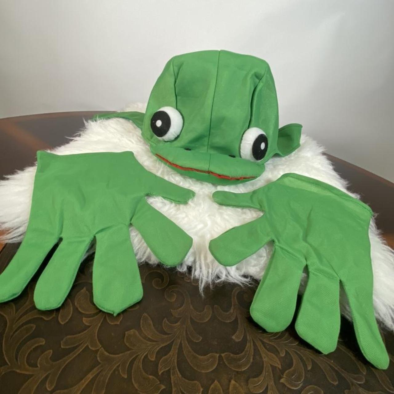 Frog hat + frog gloves as seen on Vars!! - Depop