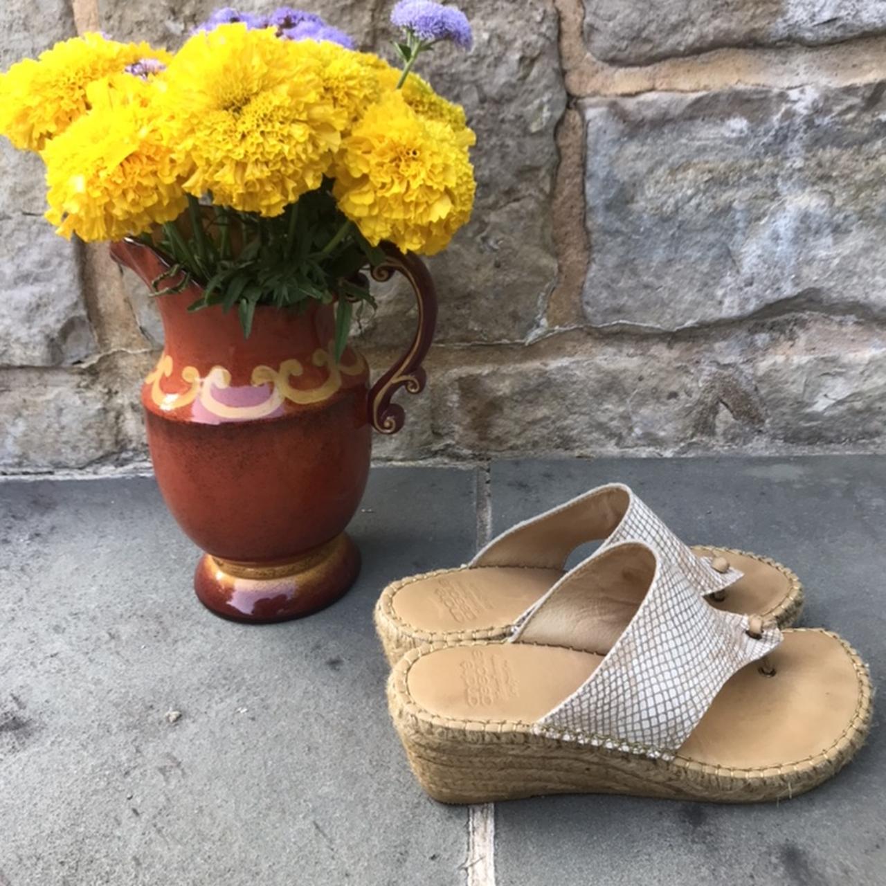 👝Literally the most amazing vintage Andre Assous... - Depop