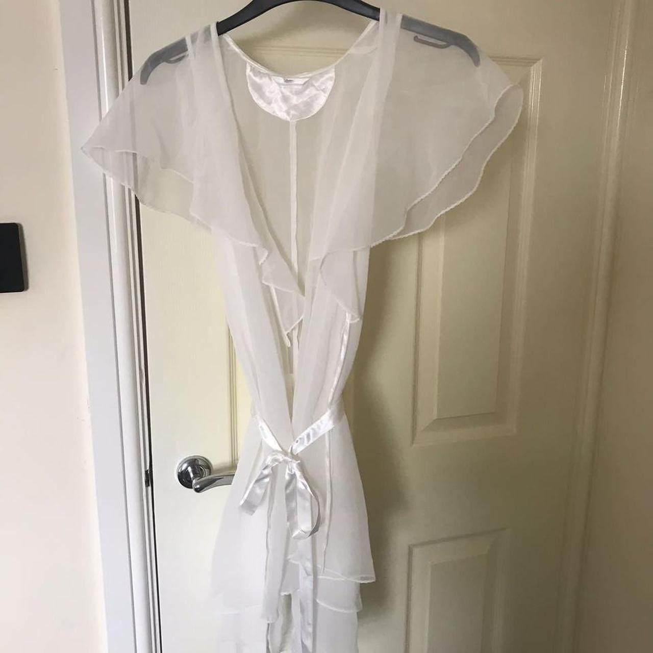 Ladies white lace dressing gown Size 10 From Boux... - Depop