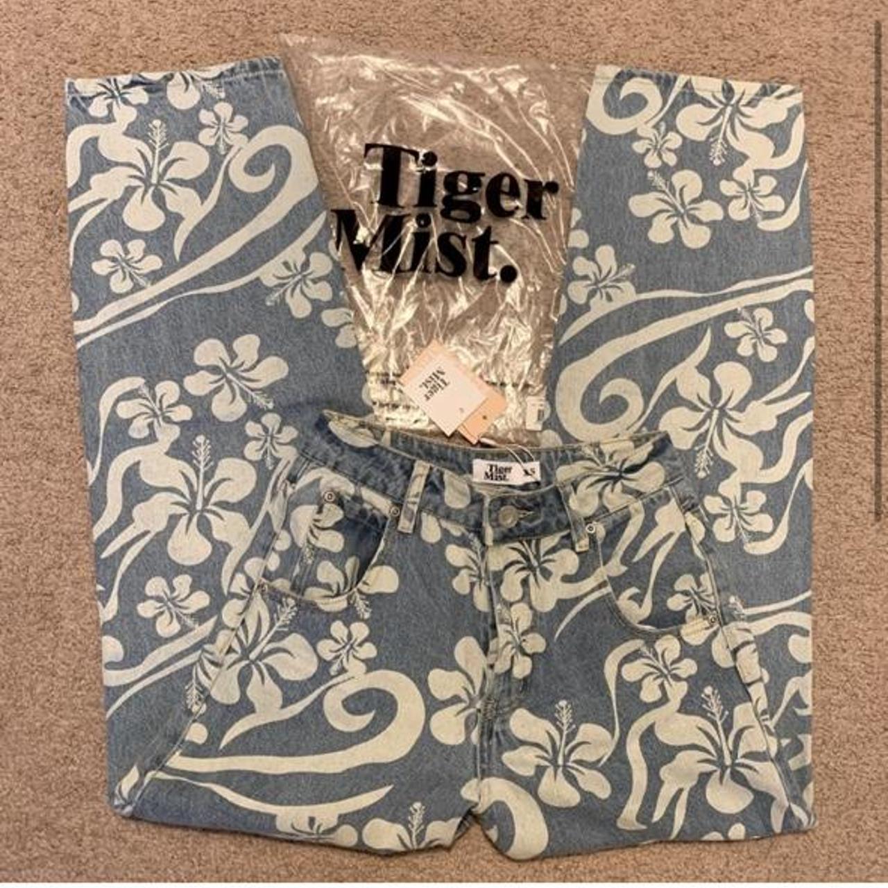 Tiger Mist Hibiscus Jeans NWT 🌺 •Tiger Mist... - Depop