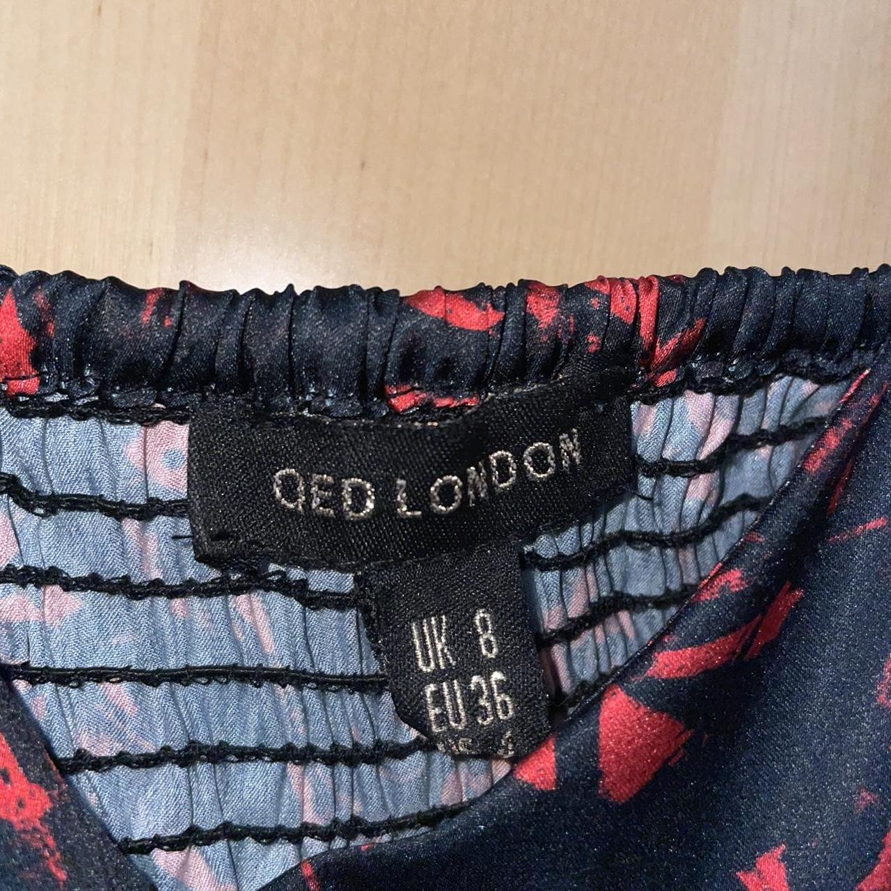 Women's Black and Red Crop-top | Depop