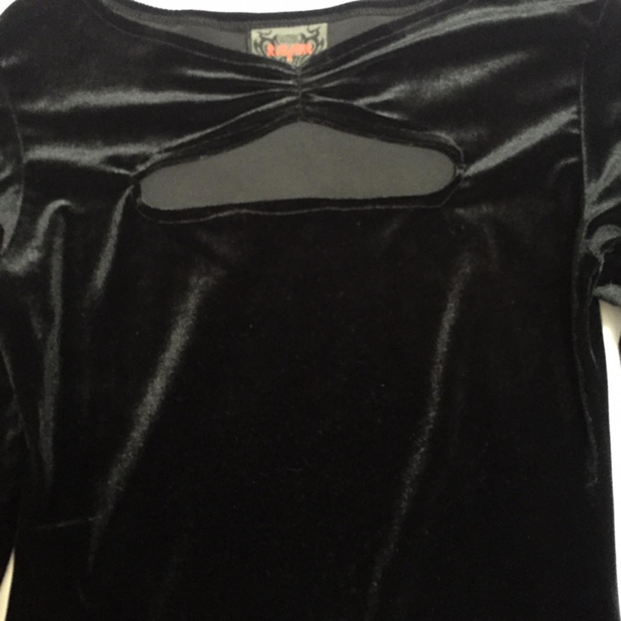 🕸🕷 GOTHIC VELVET KEYHOLE TOP BY RAVEN 🕷🕸 This top... - Depop