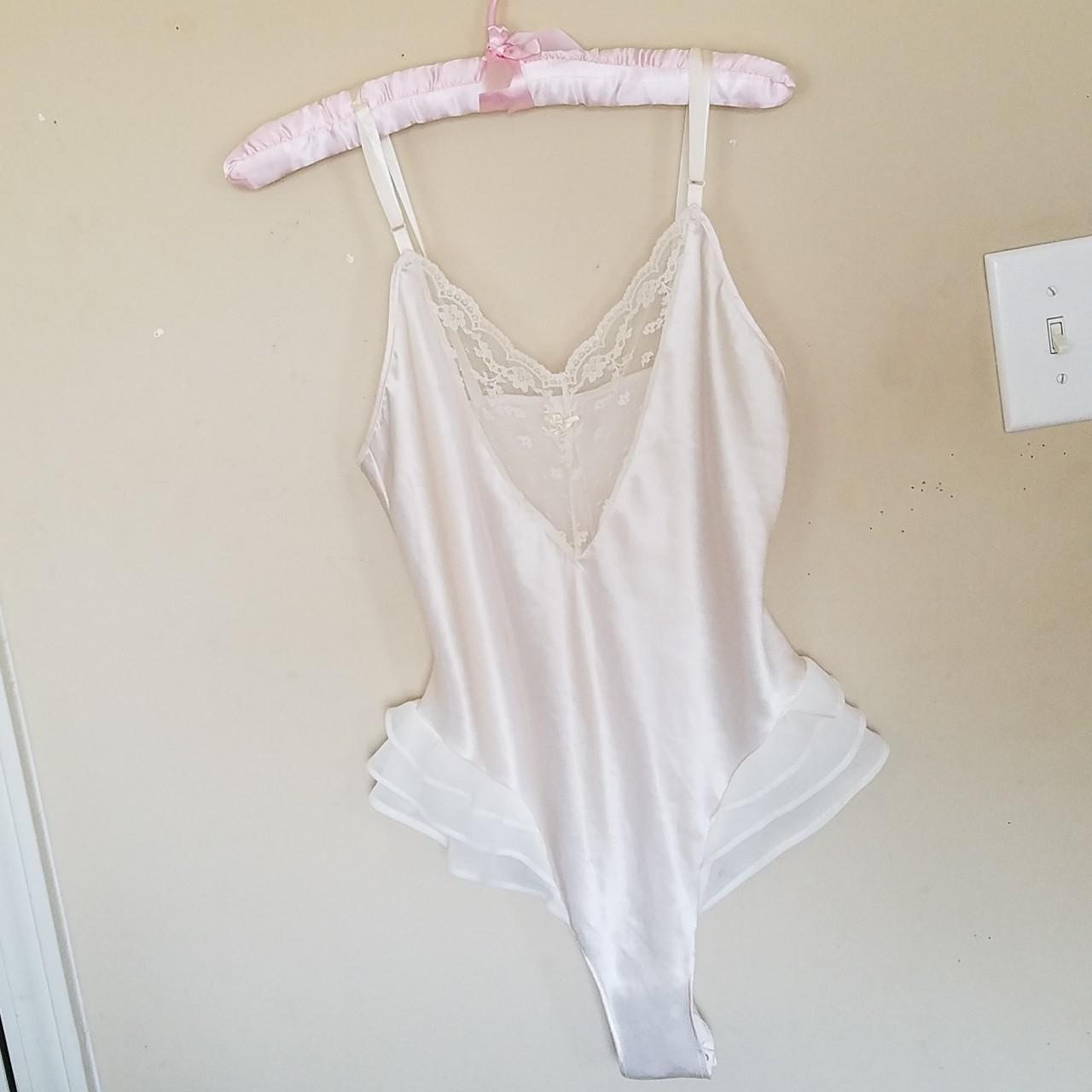 Women's Cream Robe | Depop