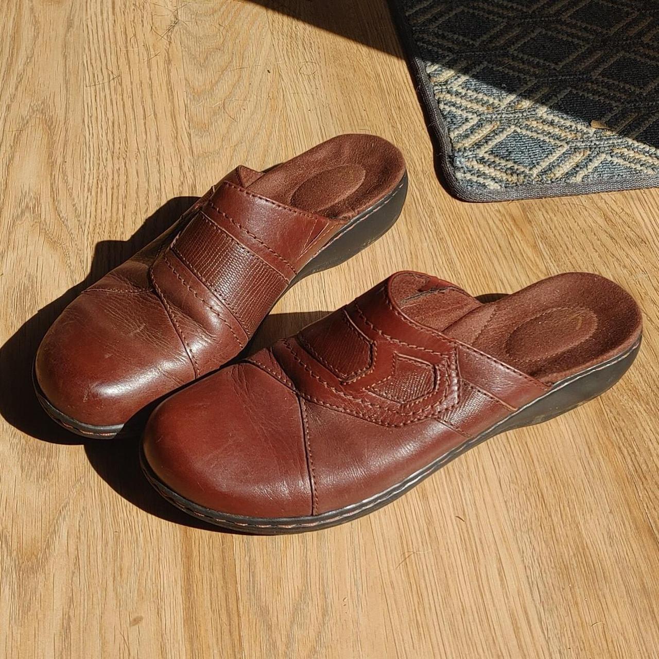 Brown slip on clarks Size 7.5 - Depop