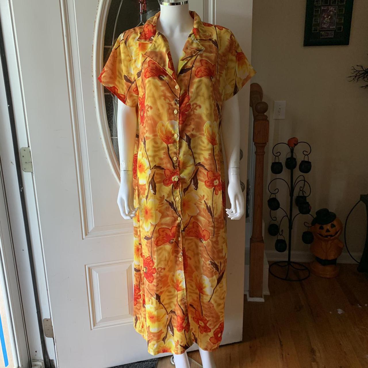 🍒💣 Vintage 70’s Mrs. Roper vibe house dress. Women’s... - Depop